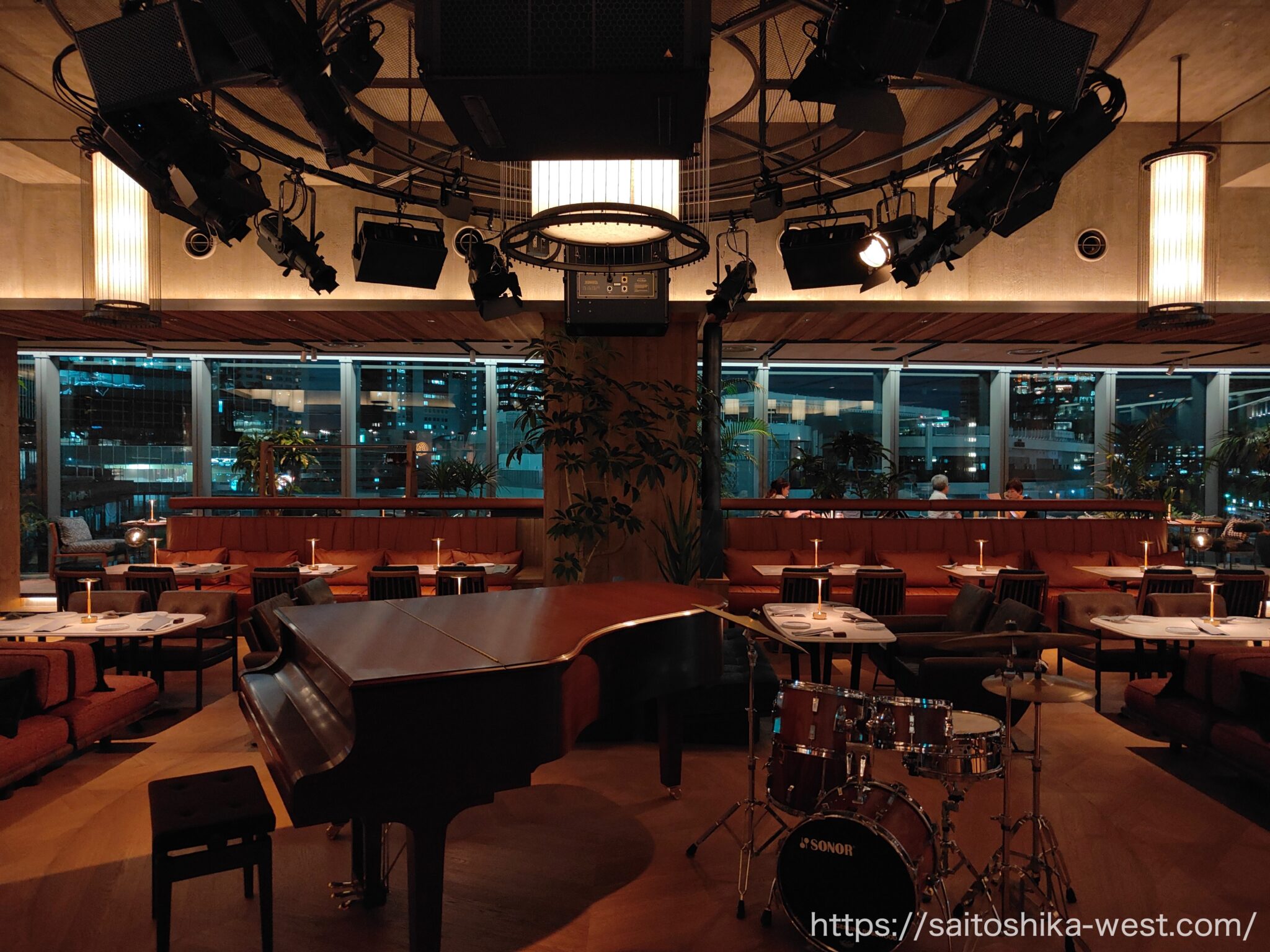 ブルーノートの新施設『BLUE YARD（ブルーヤード）』に潜入！バルチカ03に演者との距離感が近すぎるライブレストランが誕生 | Re-urbanization -再都市化-